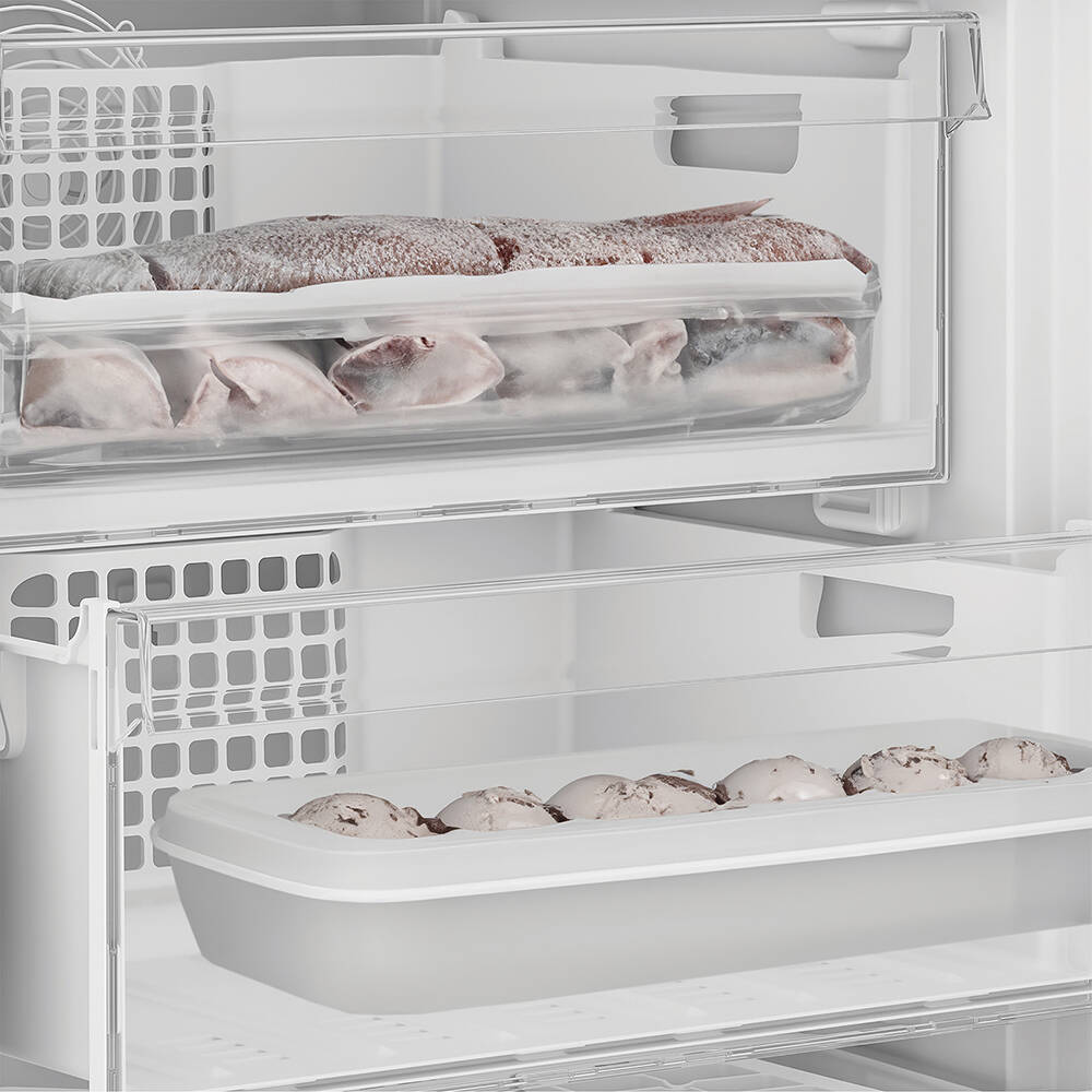 HOTPOINT – HPKF5351XP4UK NO FROST FRIDGE FREEZER, – Waltons Direct